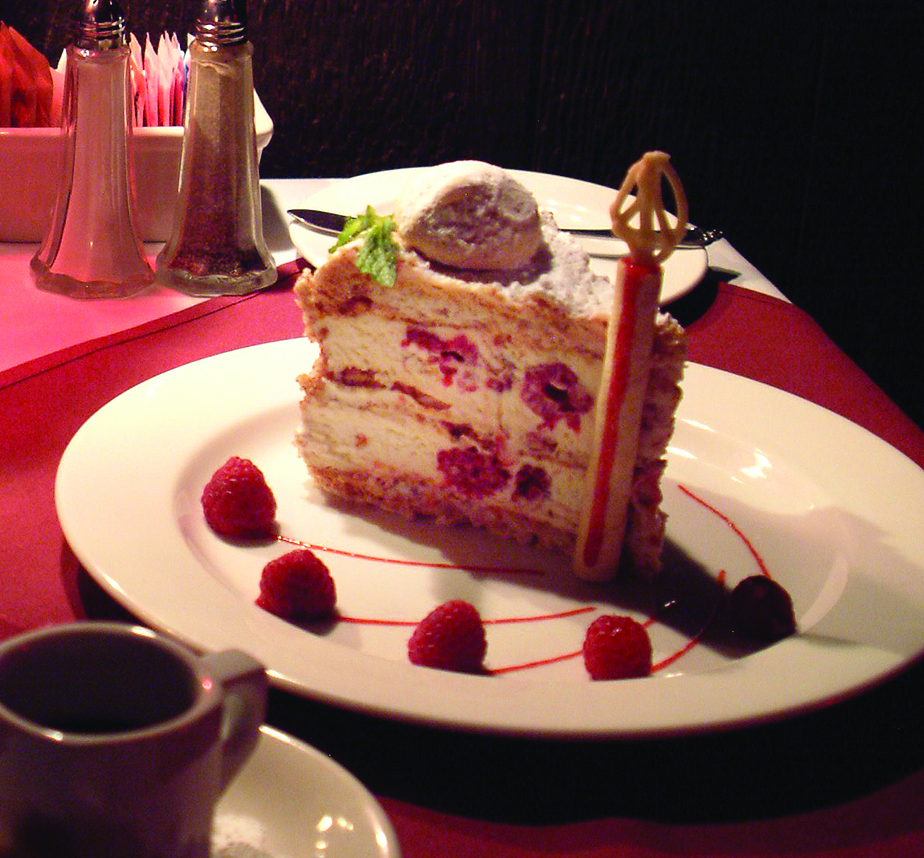 Hazelnut Meringue with Raspberries and Cream - Recipes - Unique Inns