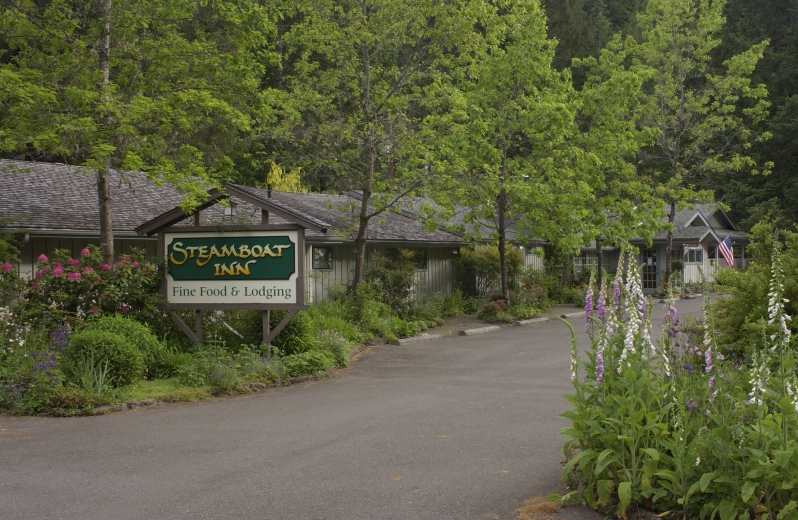 Steamboat Inn - Idleyld Park, Oregon Bed and Breakfast - Unique Inns